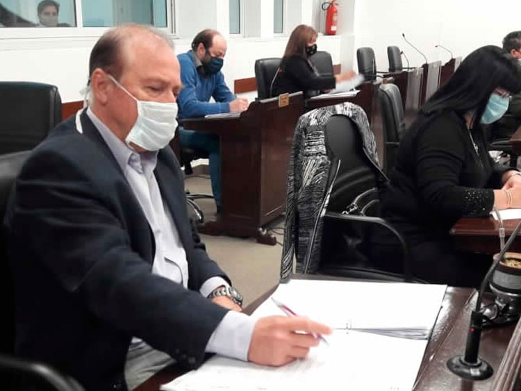 Salom: “Recurrimos a la Justicia porque se están avasallando derechos y ...